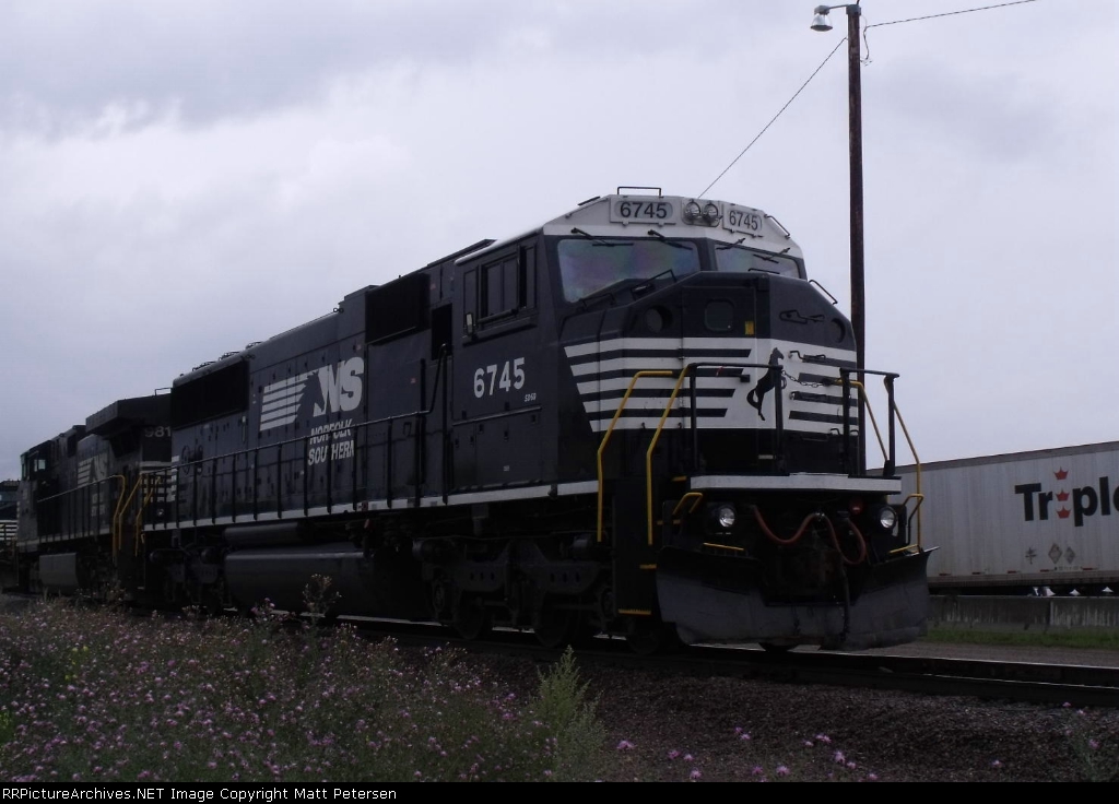 NS 6745